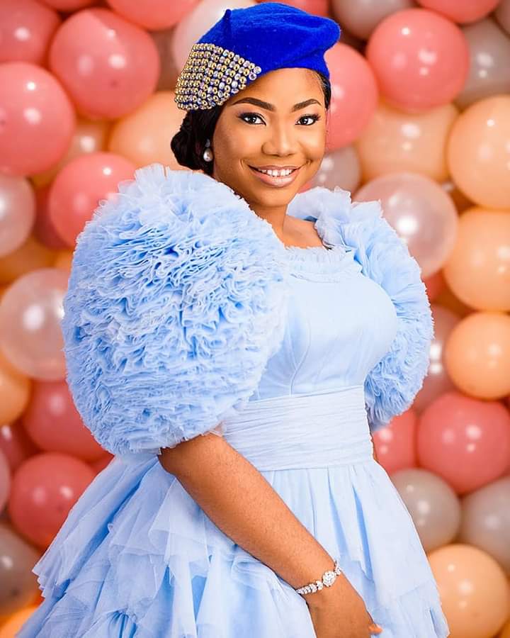 Mercy Chiwe Jams Internet With Her Stunning Attire, As Fans Eulogize ...