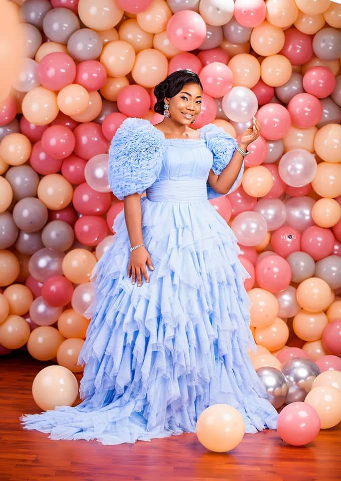 Mercy Chiwe Jams Internet With Her Stunning Attire, As Fans Eulogize ...