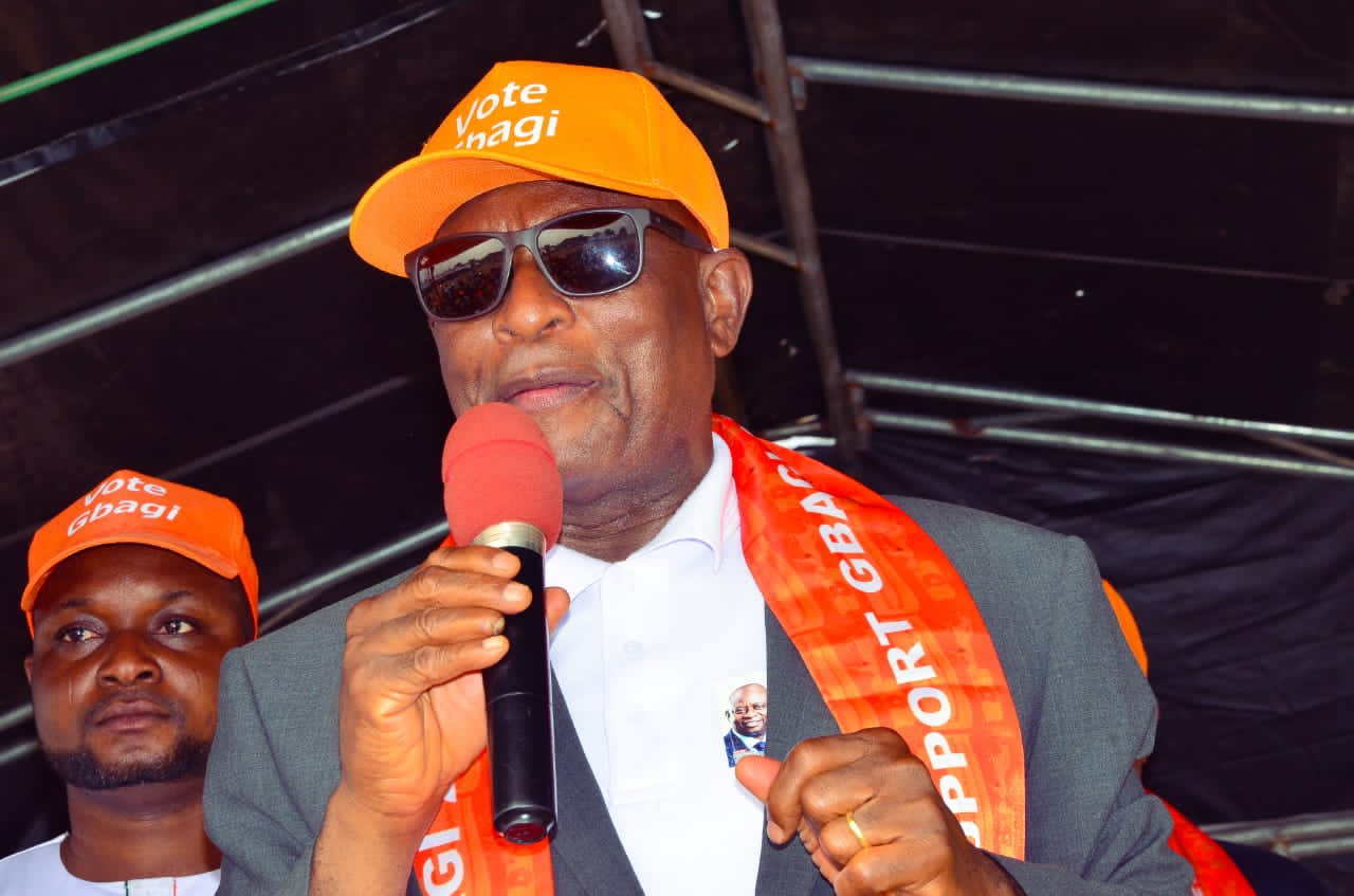 Excitement as Gbagi Gives Scholarship To 24 Students